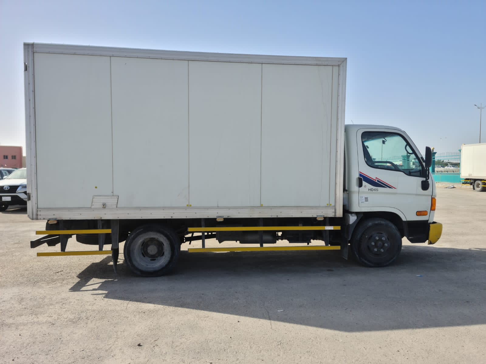 ISUZU TRUCK Satha 2022 - AutoWorld Used Vehicle Portal
