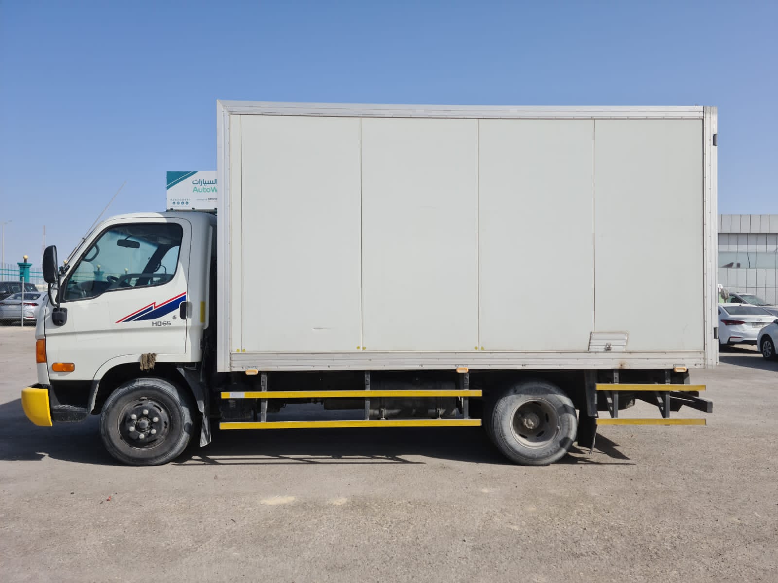 ISUZU TRUCK Satha 2022 - AutoWorld Used Vehicle Portal