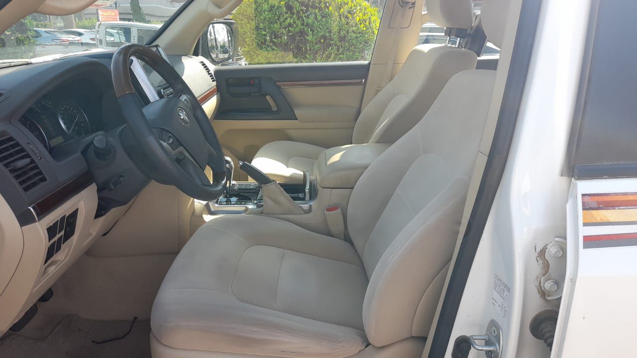 TOYOTA Land Cruiser GXR1 V6 2017 - بوابة السيارات المستعملة الالكترونية