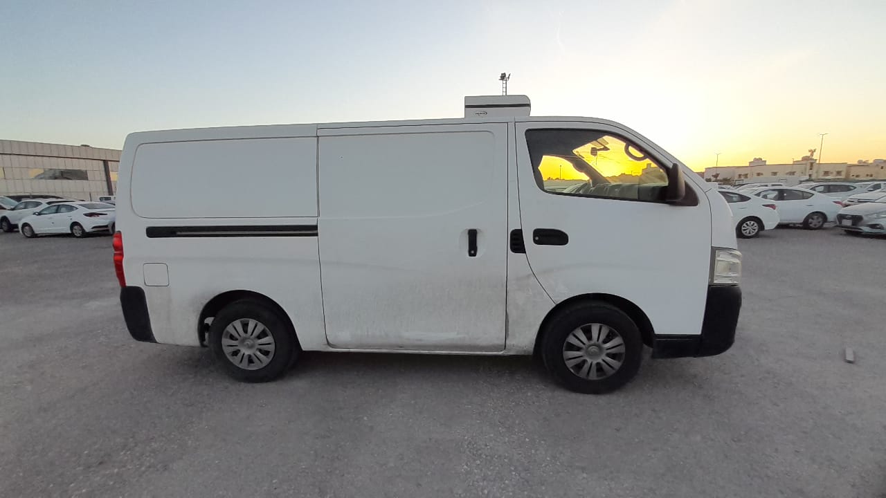 NISSAN Urvan Cargo Van With Cooling Unit 2017 - AutoWorld Used Vehicle ...