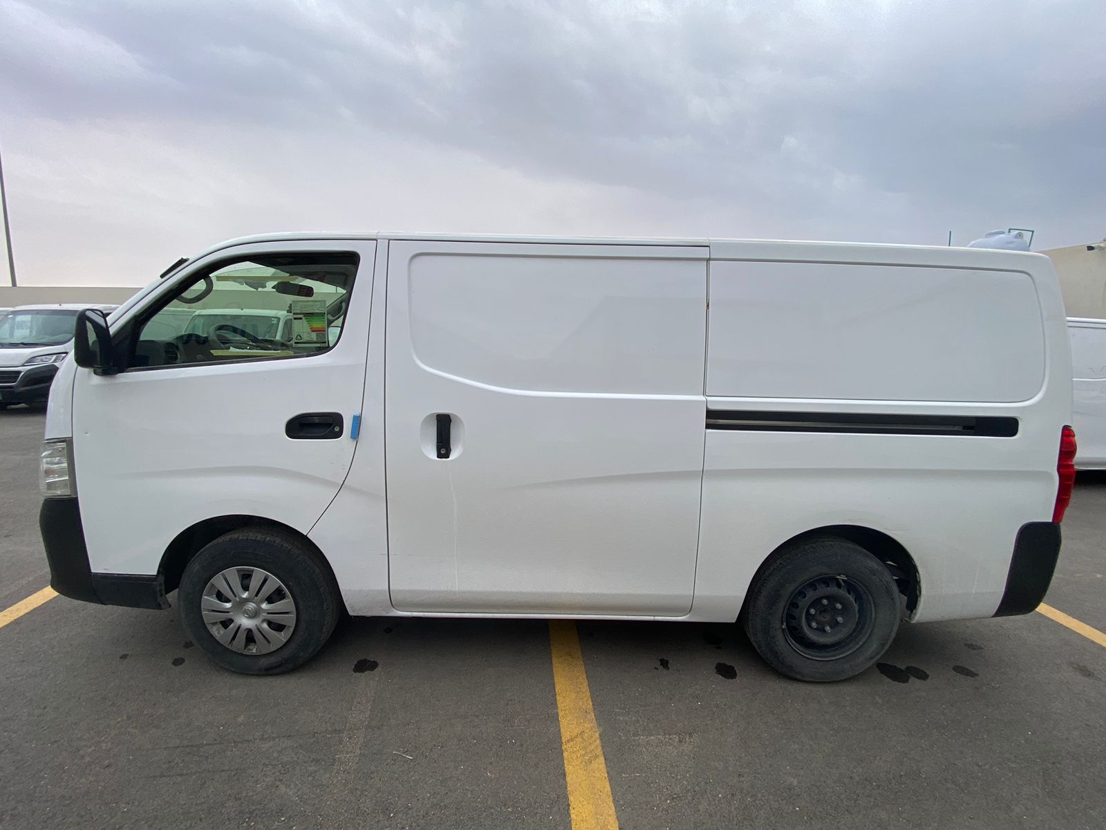 NISSAN Urvan Cargo Van diesel 2021 - AutoWorld Used Vehicle Portal