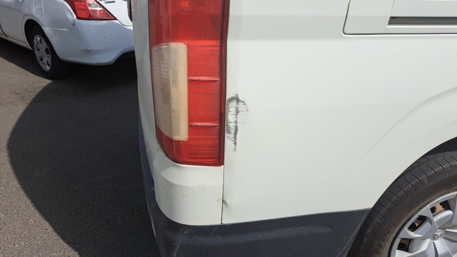 TOYOTA HIACE BUS DIESEL 2020 - AutoWorld Used Vehicle Portal