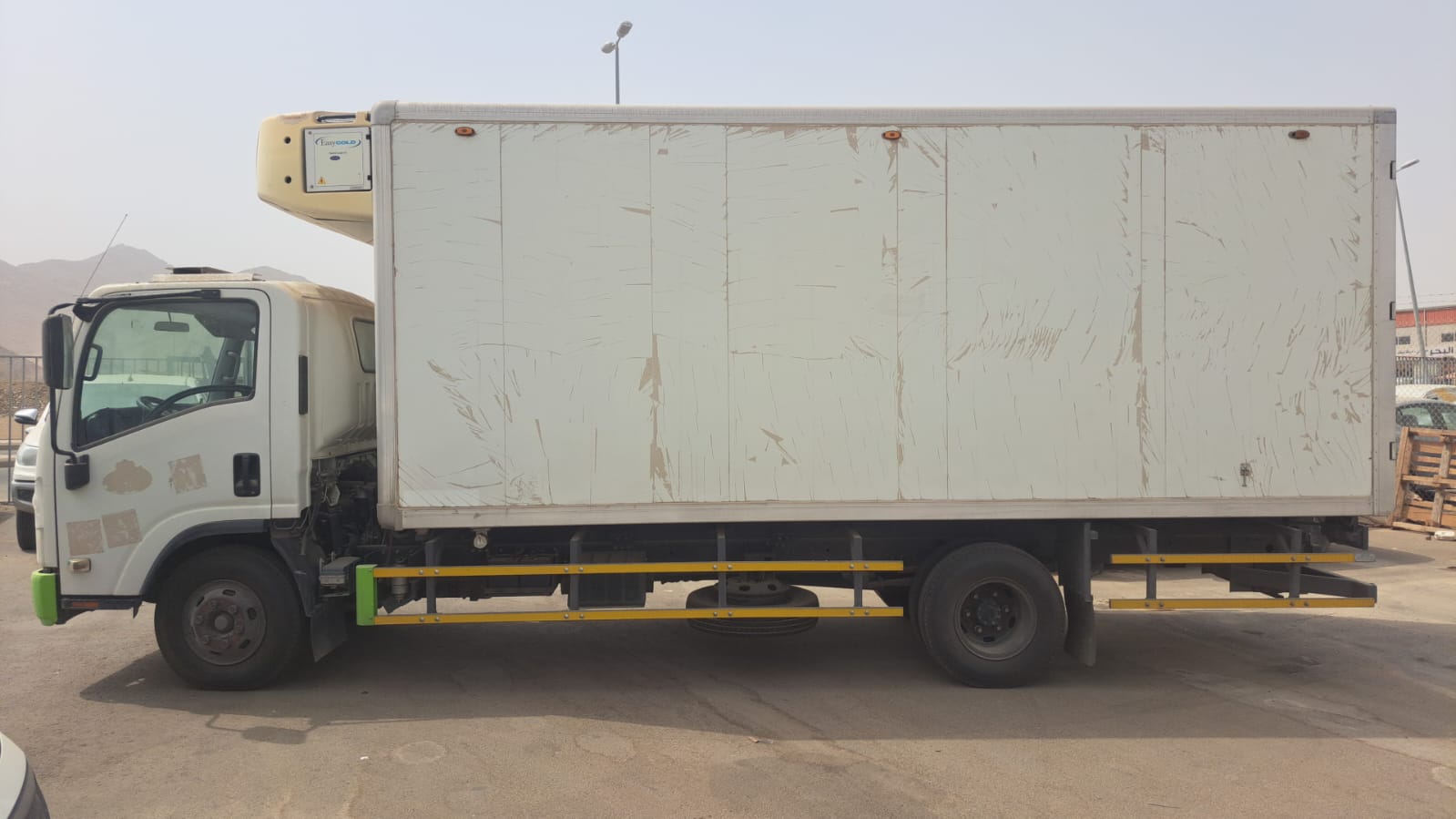 ISUZU TRUCK 6 TON with BOX 2020 - AutoWorld Used Vehicle Portal